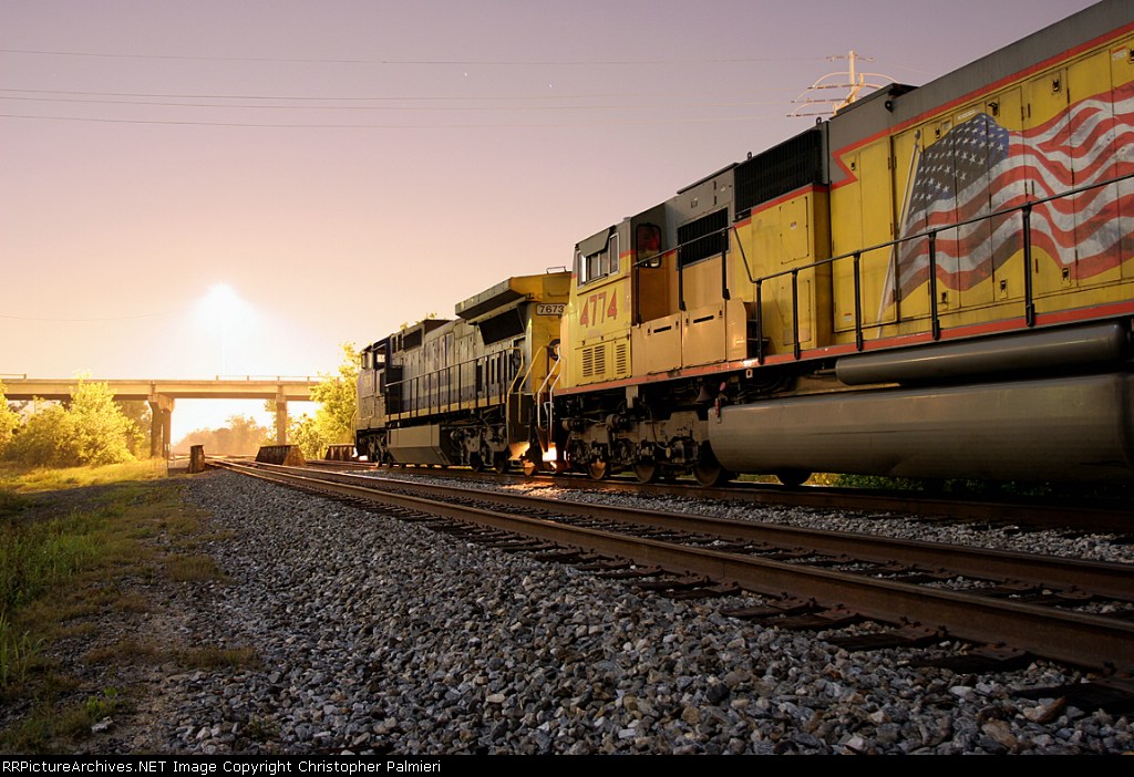 CSX 7673 and UP 4774